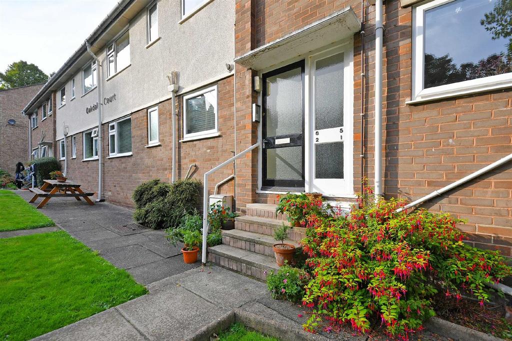 Oakdale Court, Oakdale Road Nether... 2 bed apartment - £185,000