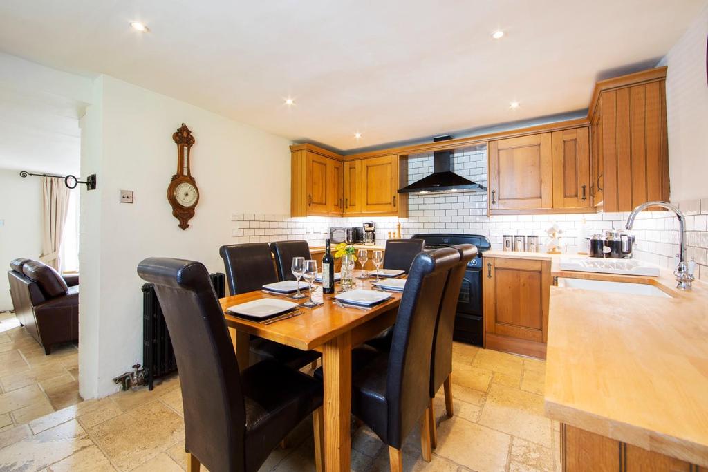 Smithick Hill, Falmouth 3 bed house - £1,650 pcm (£381 pw)
