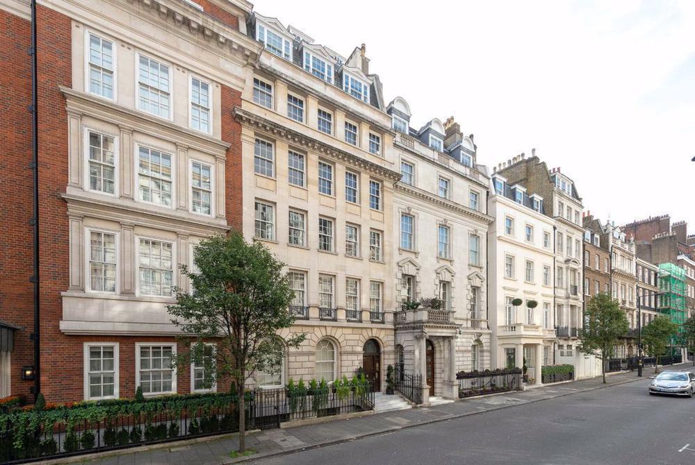Upper Brook Street, Mayfair, W1 2 bed flat - £7,367 pcm (£1,700 pw)