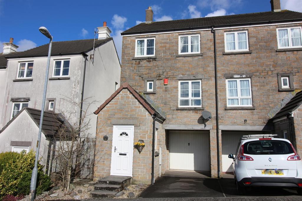 Pillmere Saltash 3 Bed Semi Detached House £265 000