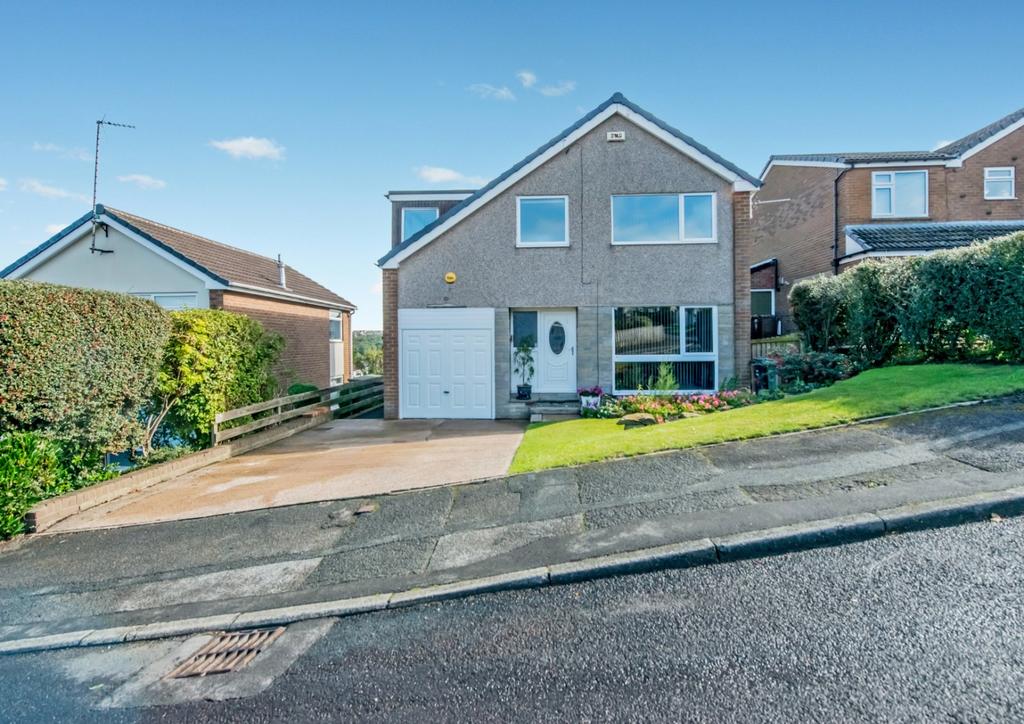 Quaker Lane, Cleckheaton, West... 4 bed detached house - £310,000
