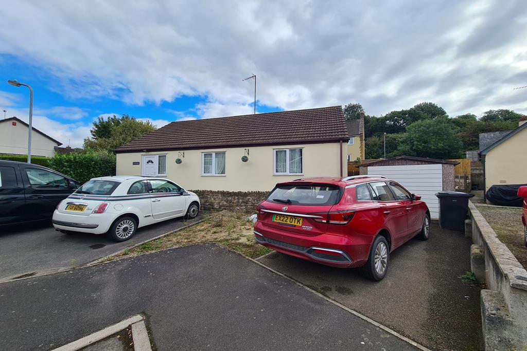 Ashlands Meadow, Crewkerne, Somerset, TA18 3 bed bungalow for sale - £265,000