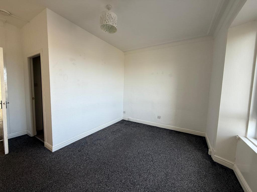 Court Street, Stobswell, Dundee, DD3 2 bed flat to rent - £650 pcm (£ ...