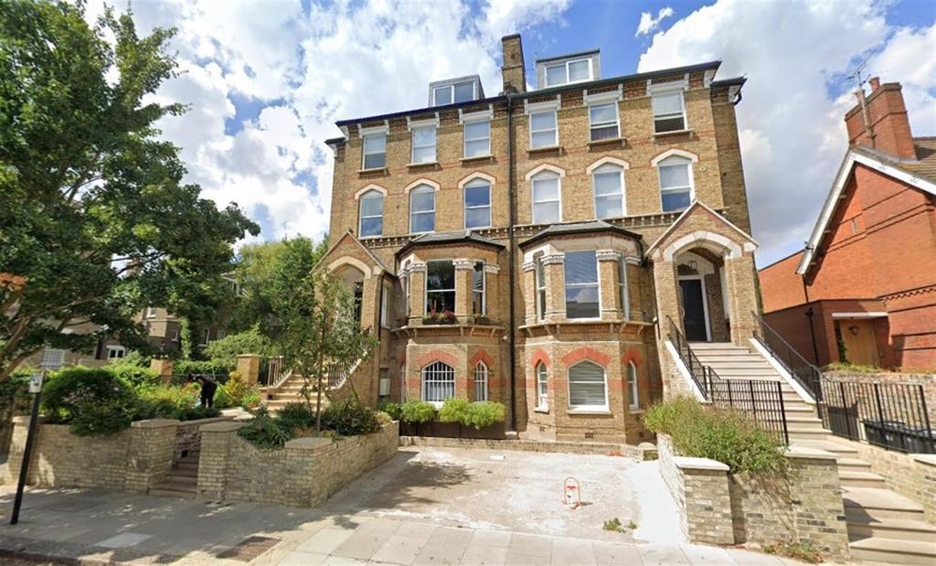 Belsize Road, London, NW6 4RY 3 bed flat - £4,000 pcm (£923 pw)