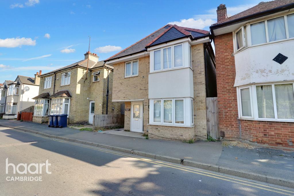 Elizabeth Way, Cambridge 1 bed flat - £250,000