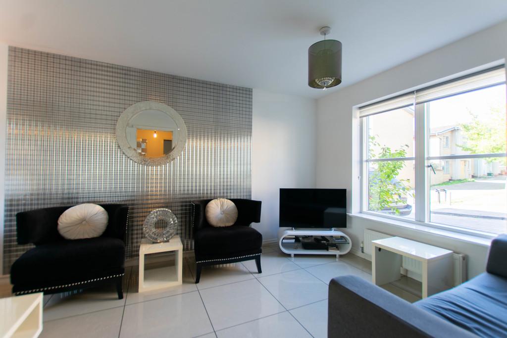 Pinewood Drive, Cheltenham GL51 0GH 5 bed townhouse - £2,250 pcm (£519 pw)