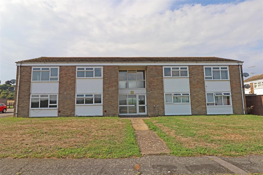 Brookland Way, Coldwaltham, Pulborough 2 bed flat - £200,000