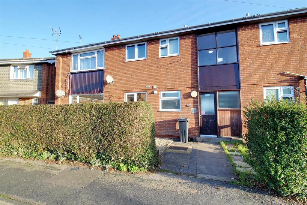 Oatfield Road, Frampton On Severn 2 bed flat - £725 pcm (£167 pw)