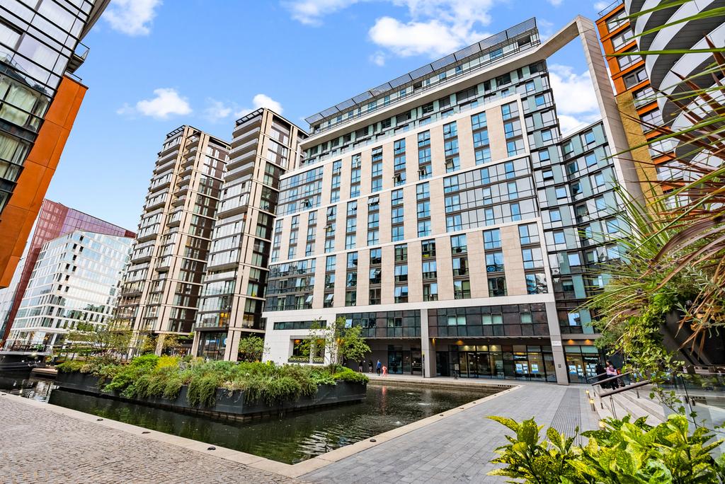 4 Merchant Square, London, W2 3 bed apartment - £4,500 pcm (£1,038 pw)