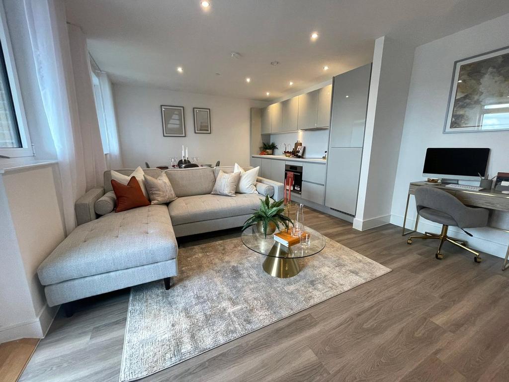Merrick Road, Southall, Middlesex, UB2 2 bed apartment - £405,000