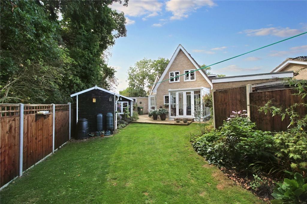 Highfield Road, Halesworth, Suffolk... 3 bed detached house - £400,000