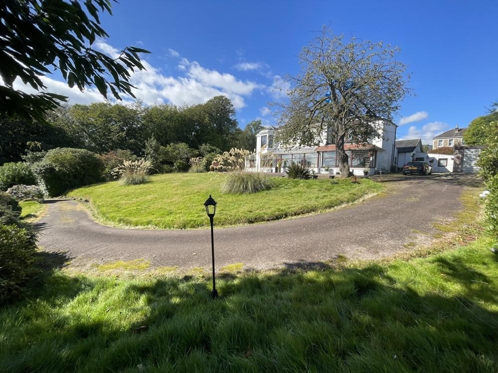 4 James Street, Hunters quay, Dunoon... 10 bed detached house - £250,000