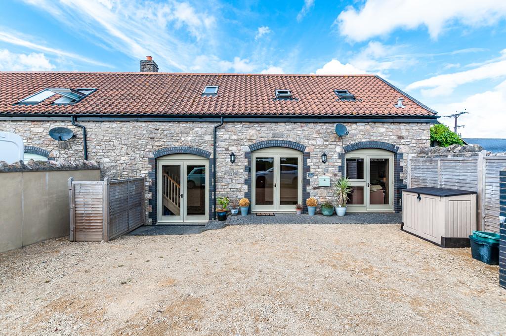 Spacious barn conversion in Redhill... 3 bed barn conversion - £425,000