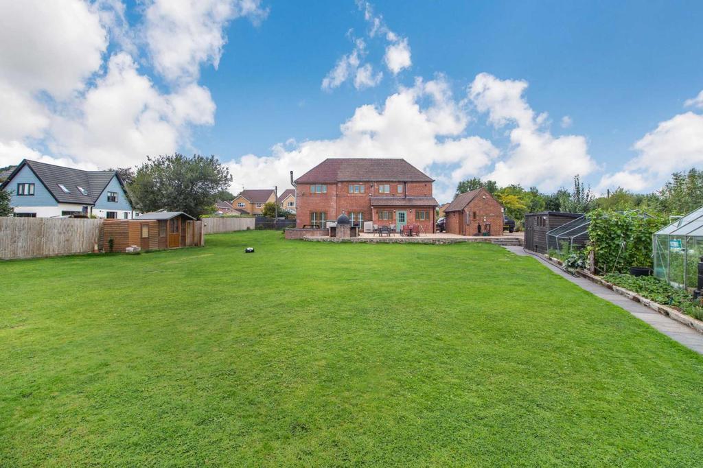 Candwr Road, Ponthir, Newport 4 bed detached house - £700,000