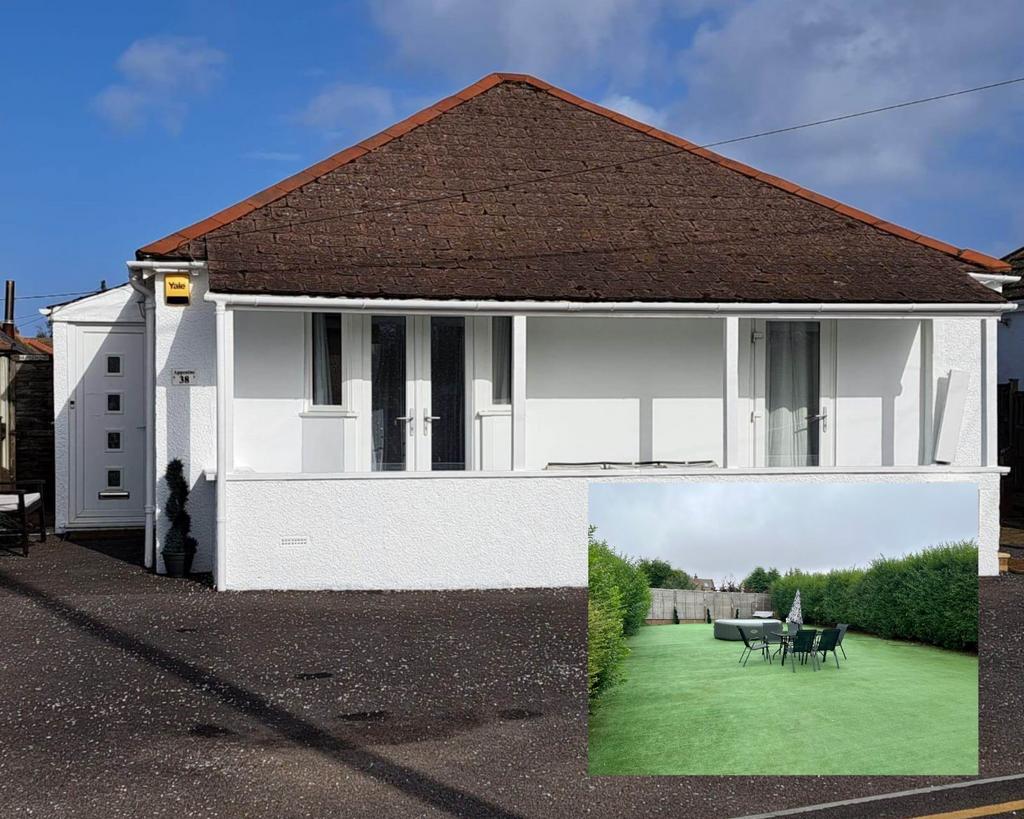Singledge Lane, Whitfield, CT16 3 bed bungalow - £450,000