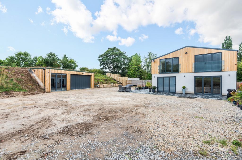 Arkendale Road, Knaresborough, HG5 4 bed detached house - £1,000,000