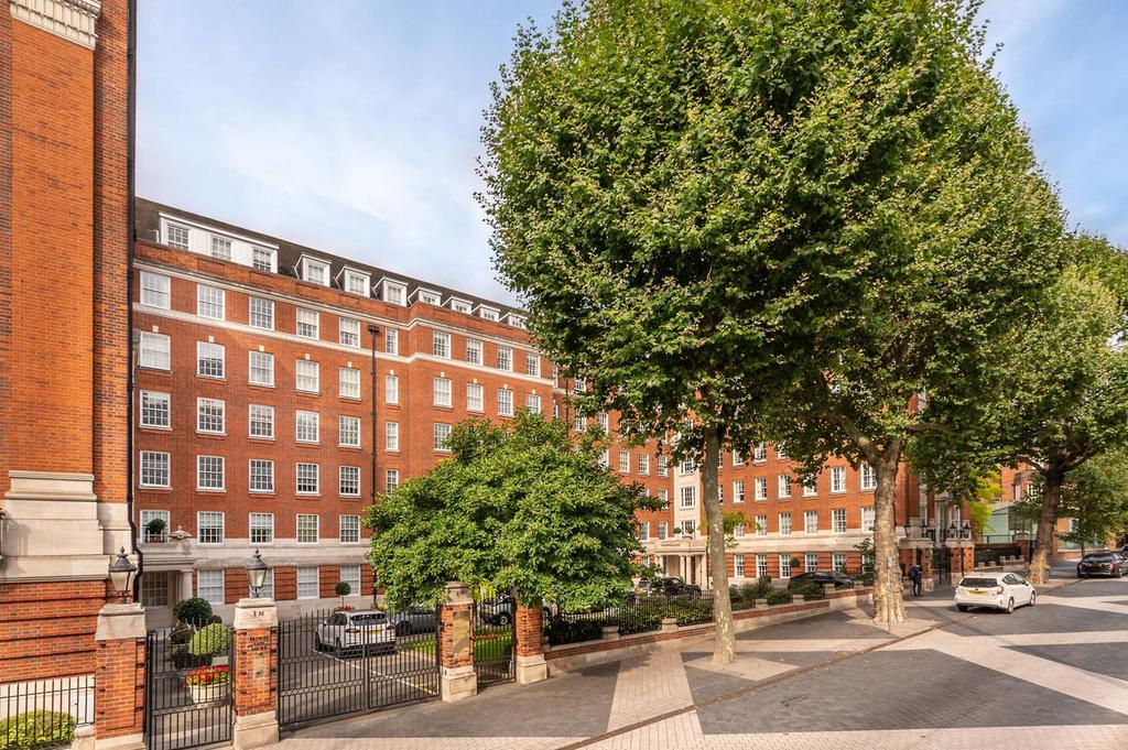 Princes Gate Court, South Kensington... 3 bed flat - £3,350,000