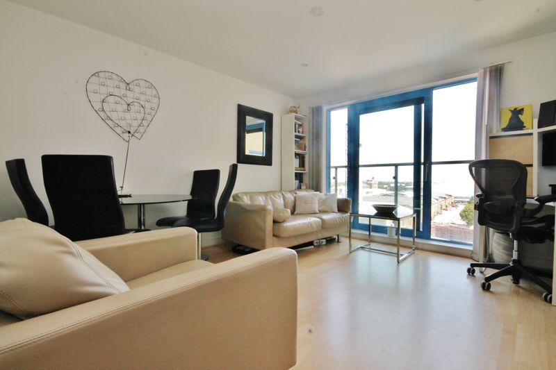 Western Gateway, London 1 bed apartment - £315,000