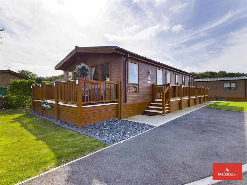 Abbey Farm, Abbey Lane, Lathom, Ormskirk 2 bed park home - £145,000