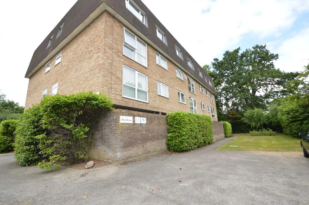 ADDLESTONE 2 bed apartment - £269,950