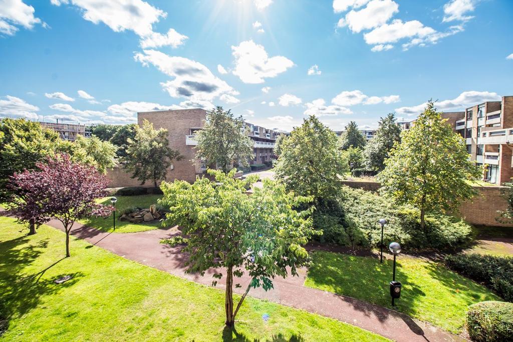 Collingwood Court, Sulgrave... 2 bed maisonette - £25,000