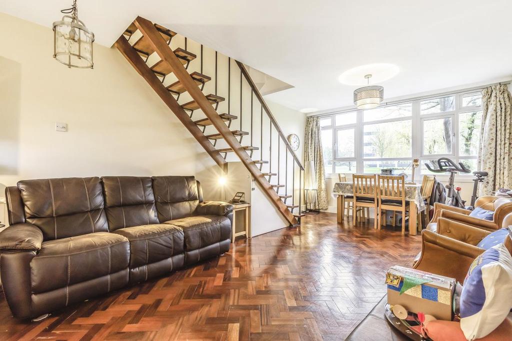 Kersfield Road, Putney 2 bed flat - £475,000