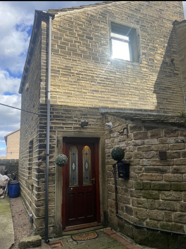 Lidget Street, Huddersfield, West... 2 bed terraced house - £525 pcm (£ ...