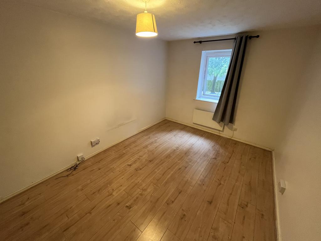 Humphrey Middlemore Drive, Birmingham... 2 bed flat - £1,100 pcm (£254 pw)
