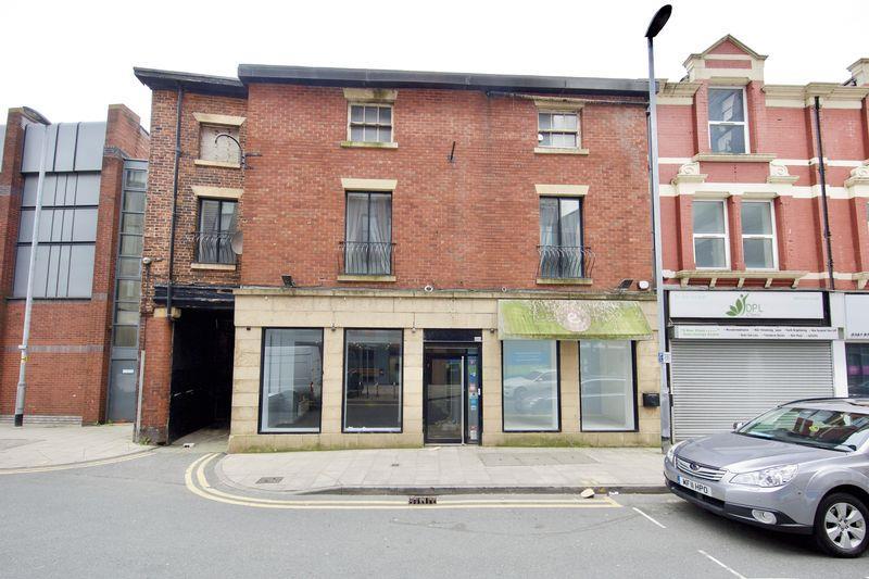 137 The Rock, Bury Retail property (high street) - £300,000