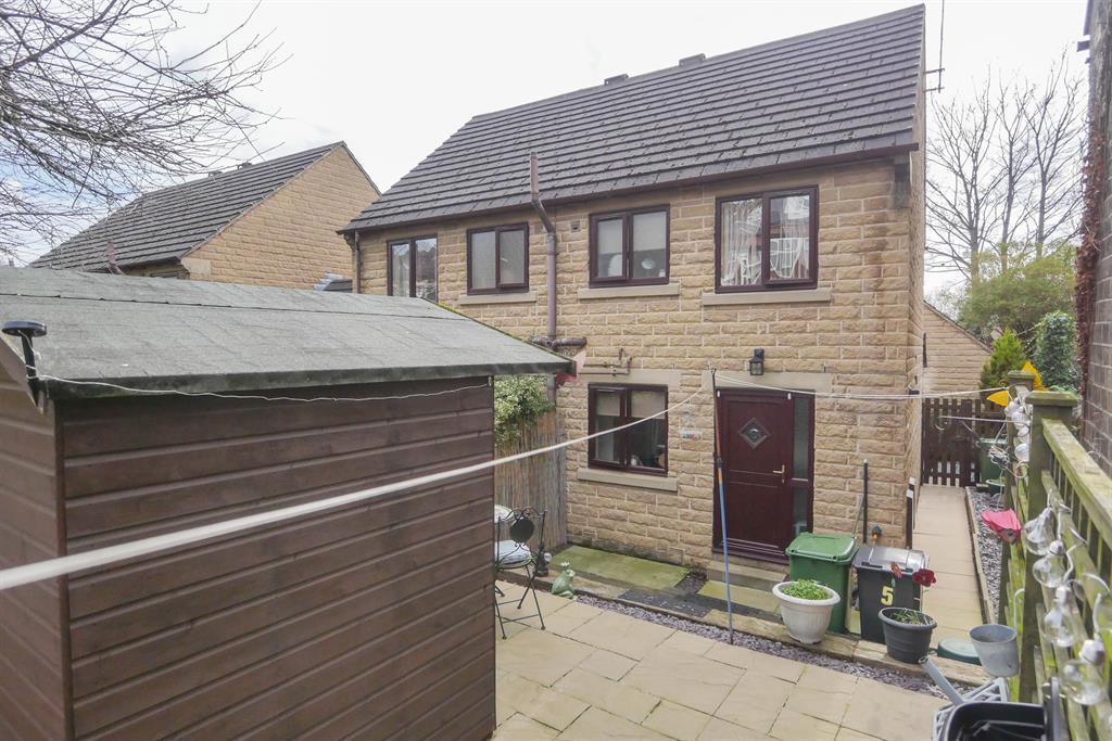 Littlemoor Court, Pudsey, LS28 9NR 2 bed semi-detached house - £230,000