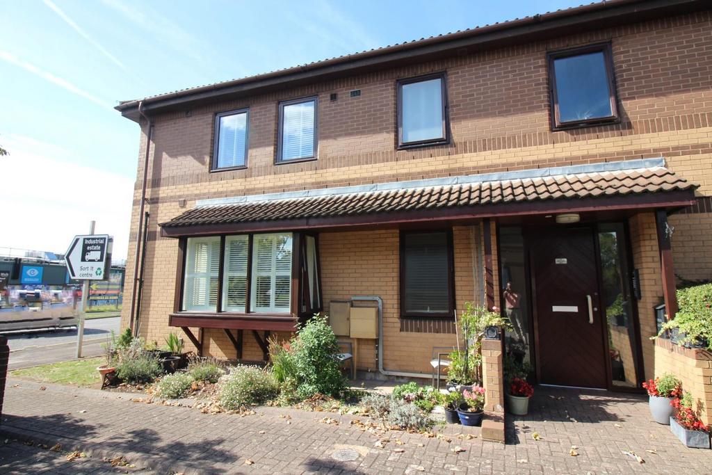 Midland Way, Thornbury, BS35 2BS 1 bed flat - £170,000