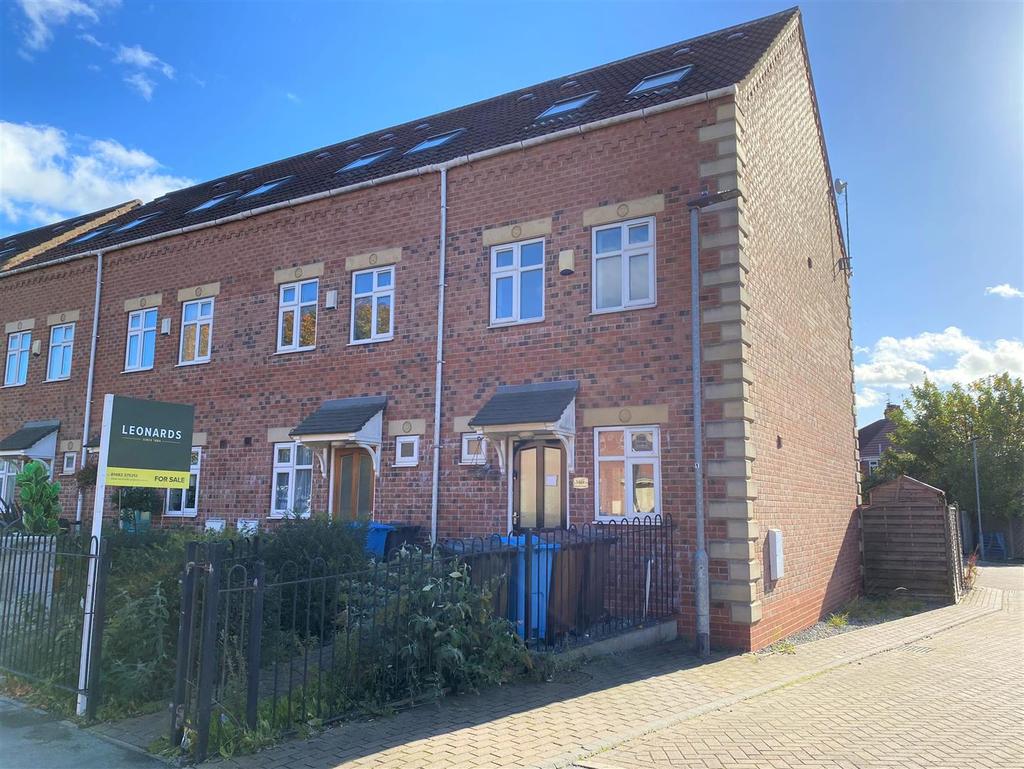 Maybury Road, Hull 3 bed end of terrace house - £125,000