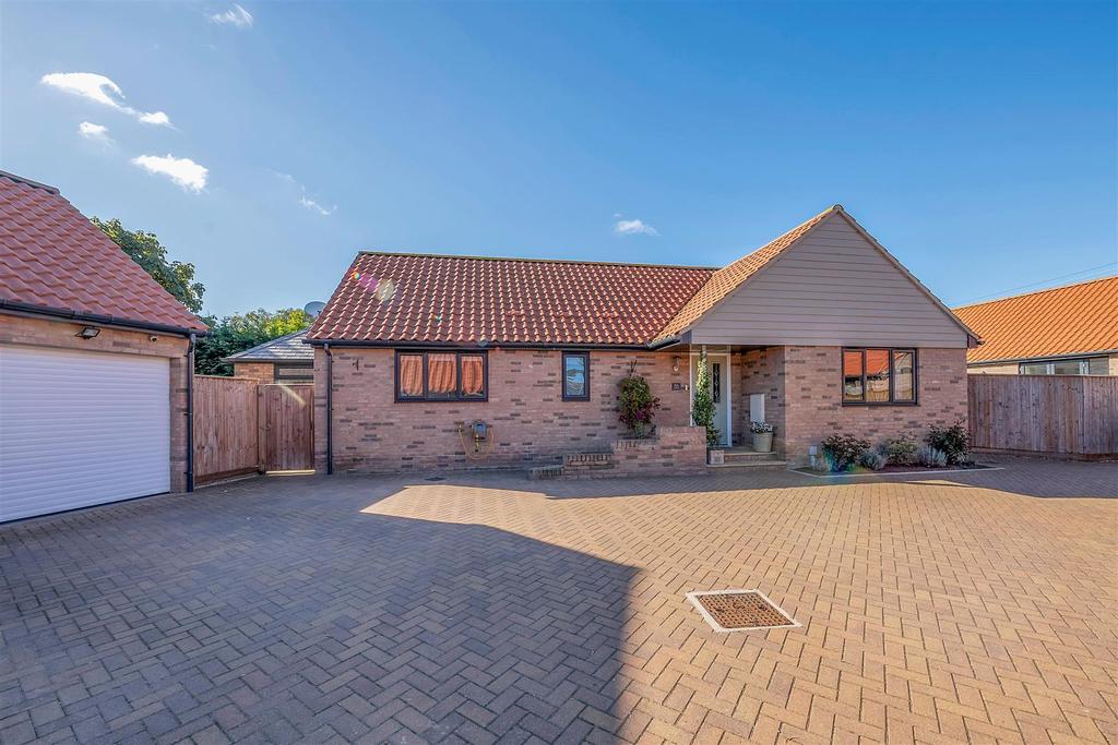 The Avenue, Risby 3 bed detached bungalow - £475,000