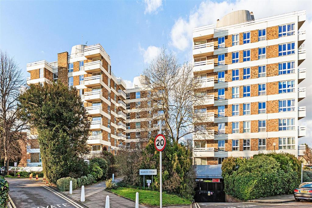 Warwick Drive, Putney 2 bed flat - £475,000