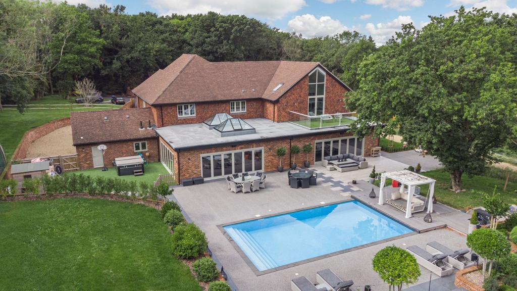 London Road, Sayers Common, Hassocks... 5 bed detached house - £2,350,000