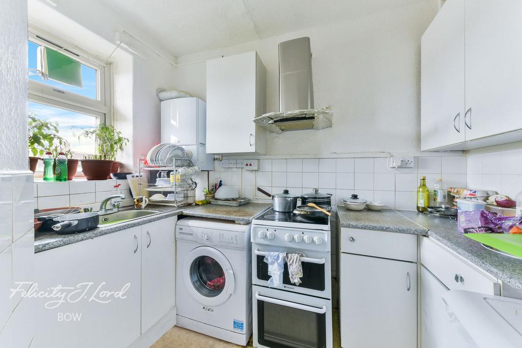Bishops Way, London 2 bed flat - £350,000