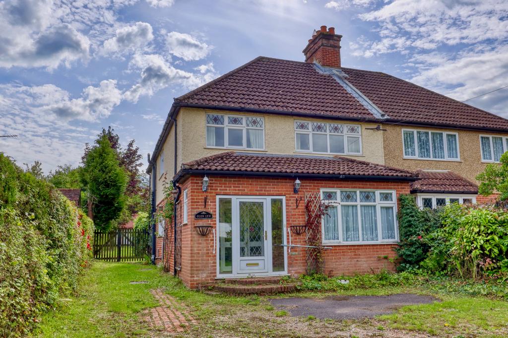 Nately Scures, Hook, RG27 3 bed semi-detached house - £575,000