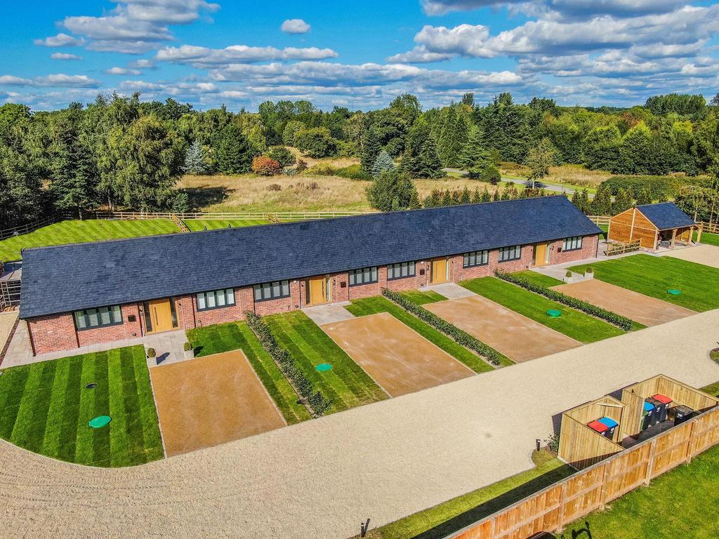 Oak Mews, Back Lane, Lower Peover... 3 bed barn conversion - £650,000