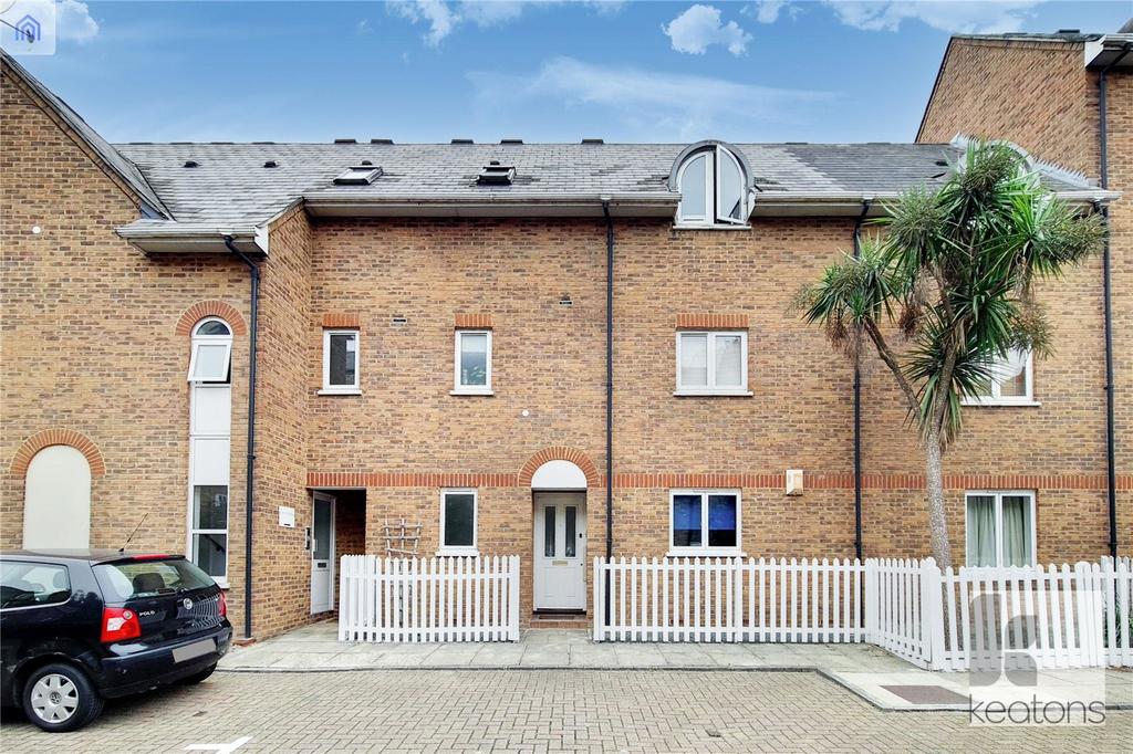 Royal Victor Place, Old Ford Road... 2 bed flat - £2,150 pcm (£496 pw)