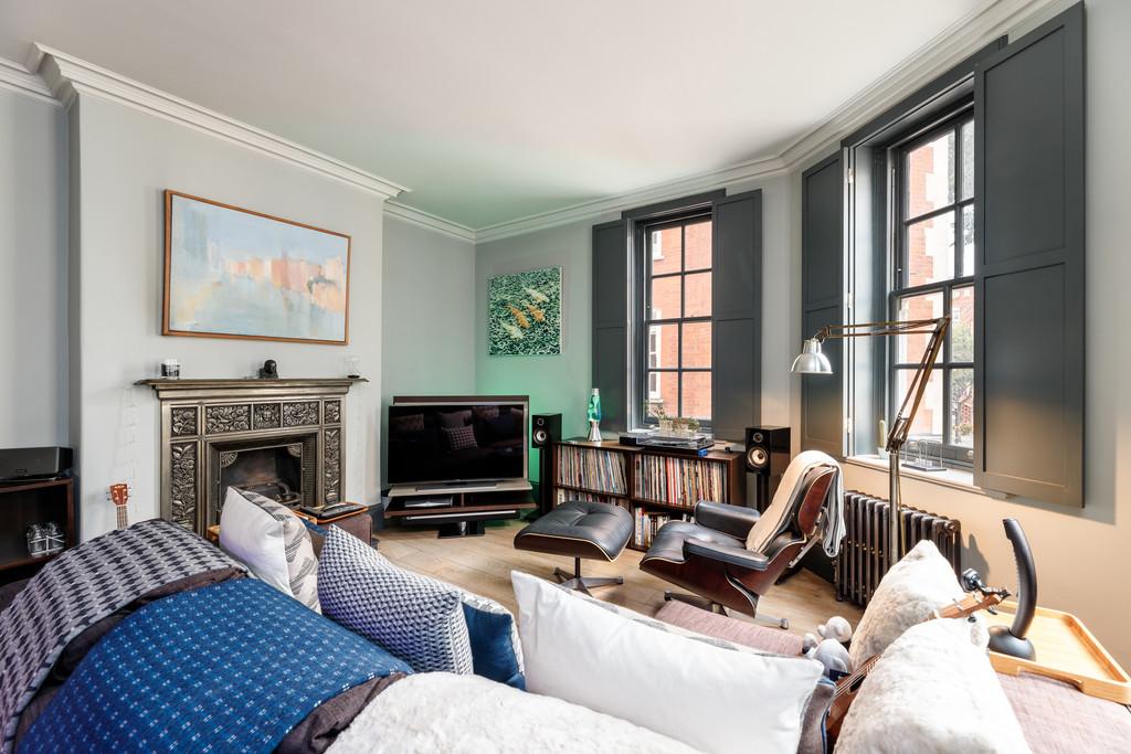 broad-court-covent-garden-2-bed-apartment-1-250-000