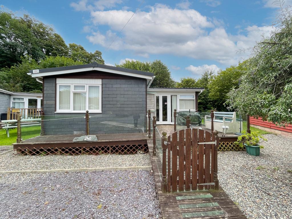 Riverside, Caeathro, Gwynedd, LL55 3 bed mobile home - £62,500