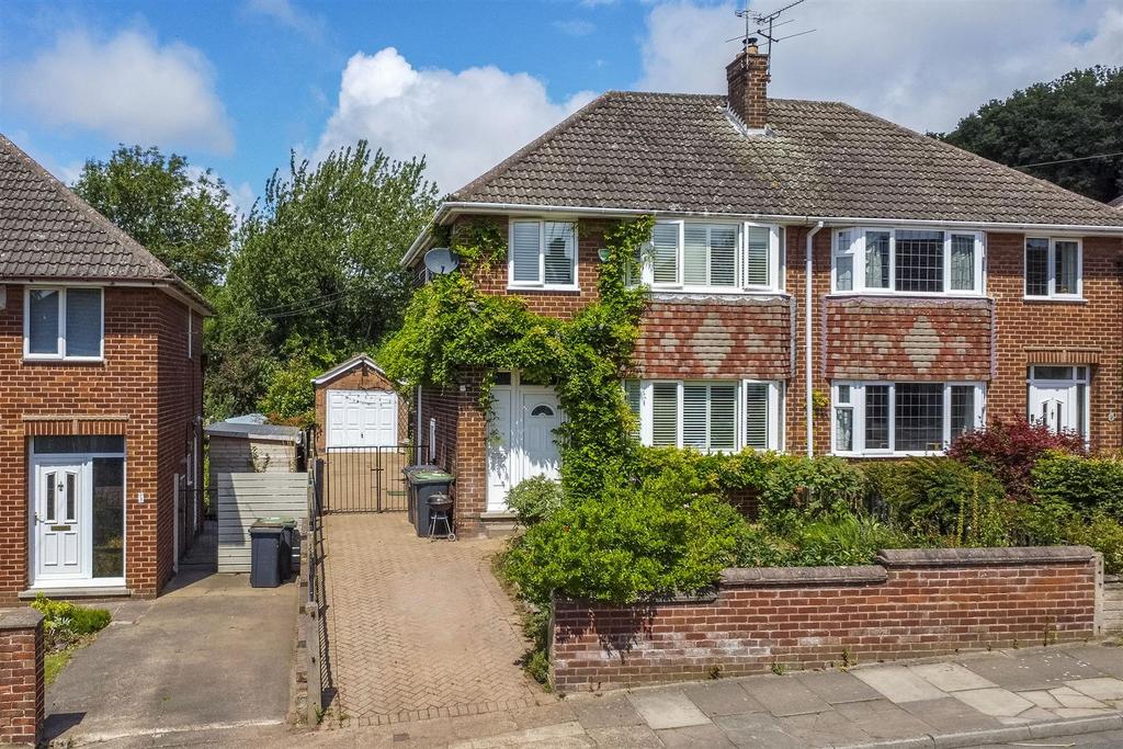 Mayfield Drive Stapleford 3 Bed Semi Detached House £245 000