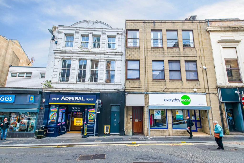 Moss Street, Paisley, PA1 1BL 1 bed flat for sale - £79,995