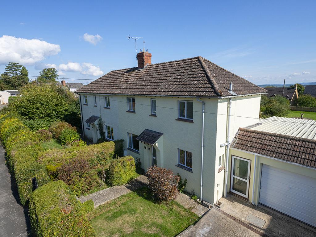 Park Road, Stalbridge, Dorset, DT10 3 bed semi-detached house - £297,500