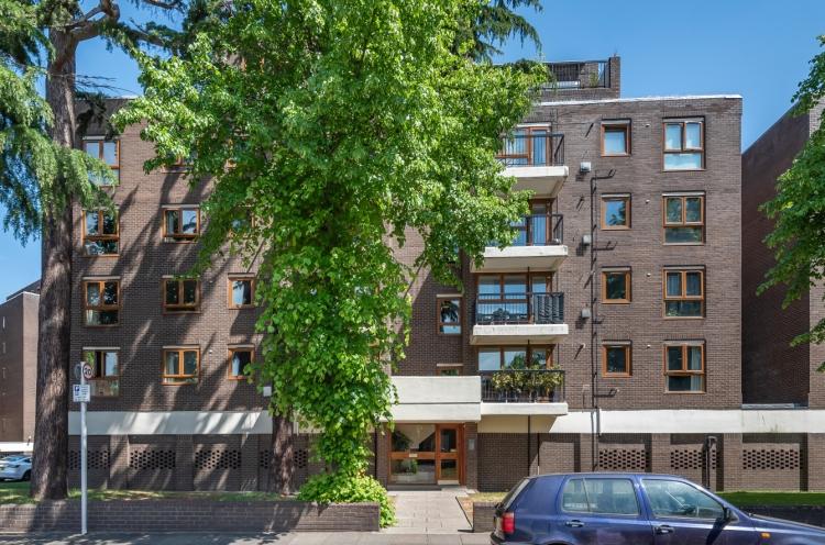 Gipsy Lane Putney SW15 2 bed apartment - £2,000 pcm (£462 pw)