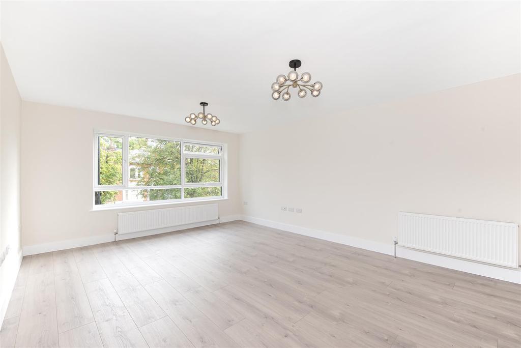 Mount Park Road, Ealing, W5 2 bed flat - £2,300 pcm (£531 pw)