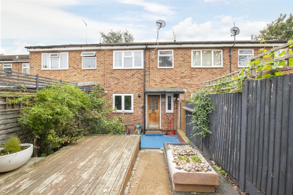 Whiteley Close, Dane End, Ware 3 bed terraced house - £275,000