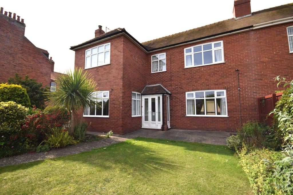 West Avenue, Filey 3 bed semi-detached house - £325,000