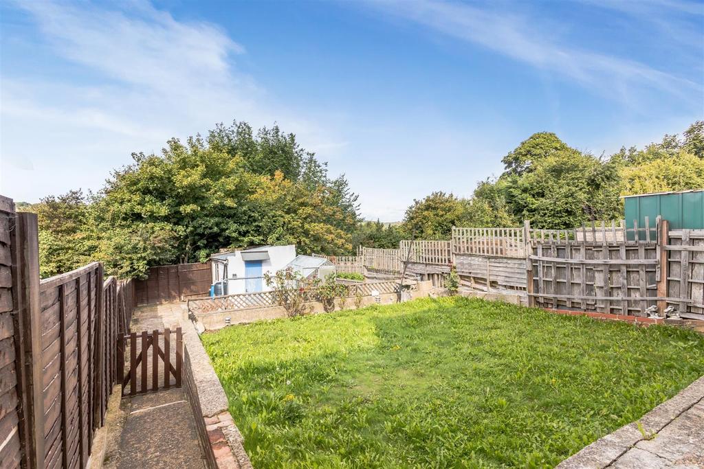 Birdham Road, Brighton 3 bed semi-detached house - £375,000