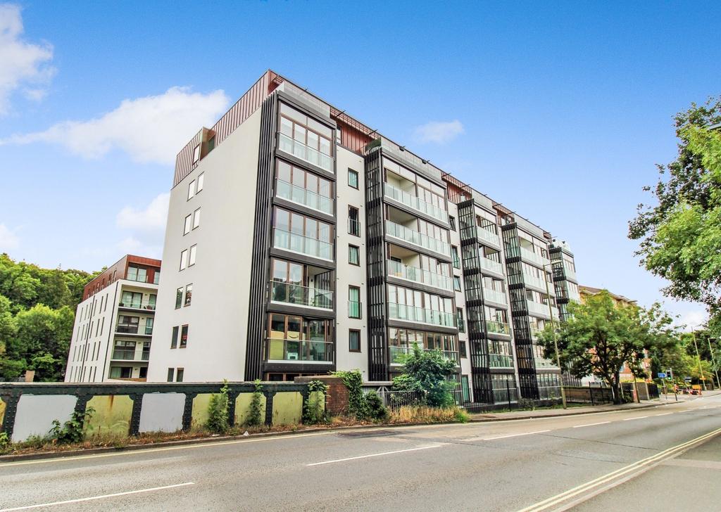 Farnborough Road, Farnborough, GU14 1 bed apartment - £225,000